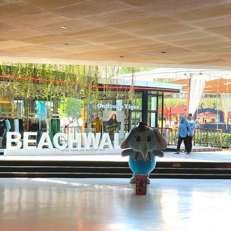 발리 여행 - Beachwalk 비치워크 쇼핑센터 (ATM이용/스타벅스/뚜레주르) : 네이버 블로그