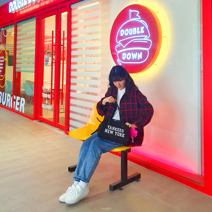 대학생 숄더백 여자 가방 브랜드 MLB 호보백에 키링 백꾸 : 네이버 블로그