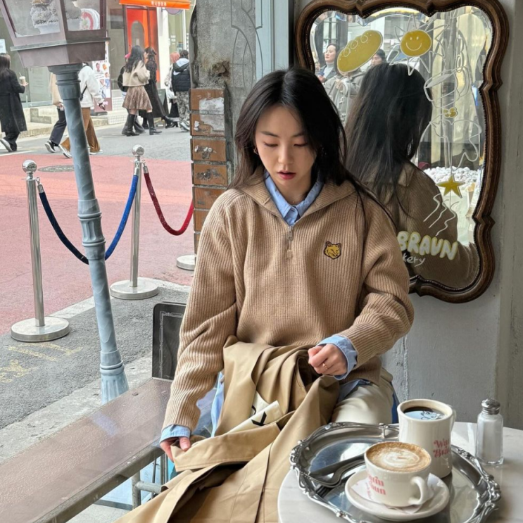 안소희 패션 메종키츠네 니트 코디 가격은 네이버 블로그