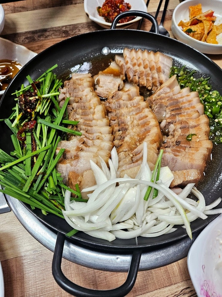 신용산역용산역 한강로 용리단길 이모카세급 가성비갑 핫플 보쌈 닭도리탕 안주 맛집 술집 식당 용산은행나무포차 네이버 블로그