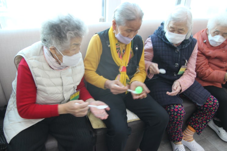 【소풍노인주간돌봄센터】 2024년 3월 9일 토요일 신체활동 프로그램 ♥♥♥ ♥♥♥ 네이버 블로그