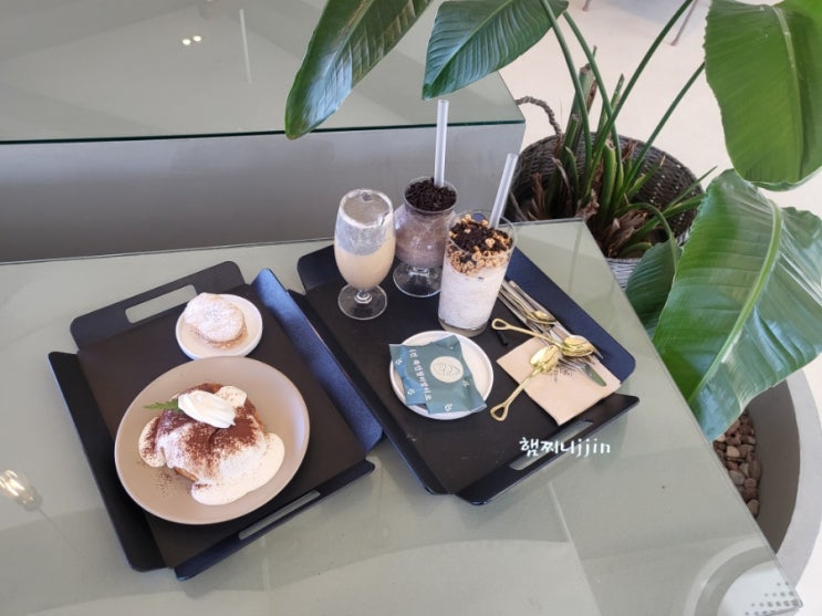 대영힐스 맛집 뷰도 예쁘고 커피도 맛있는 서충주 카페 타임 네이버 블로그