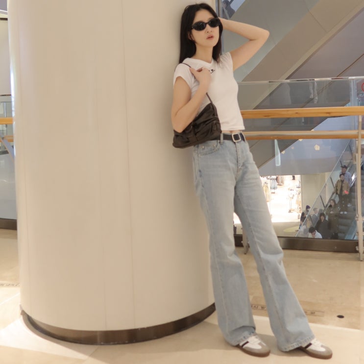 3월 데일리룩 추천 Le 르 부츠컷 청바지and 레스트앤레크레이션 Rr 반팔티 코디ft 삼바 비건 네이버 블로그