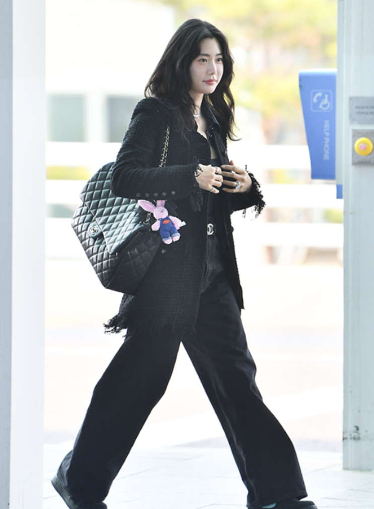 클라라 신상 샤넬백 샤넬 클래식 맥시 사이즈 올블랙 공항 패션 가격은 네이버 블로그