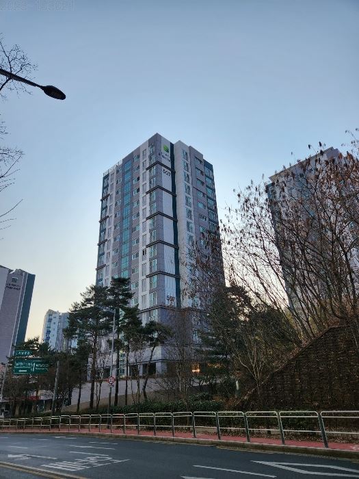 양천구 신정동 아파트경매 45평형8억8천 대일관광고교인근 신정이펜하우스5단지 8층 유찰1회 서울신정이펜하우스아파트 법원경매