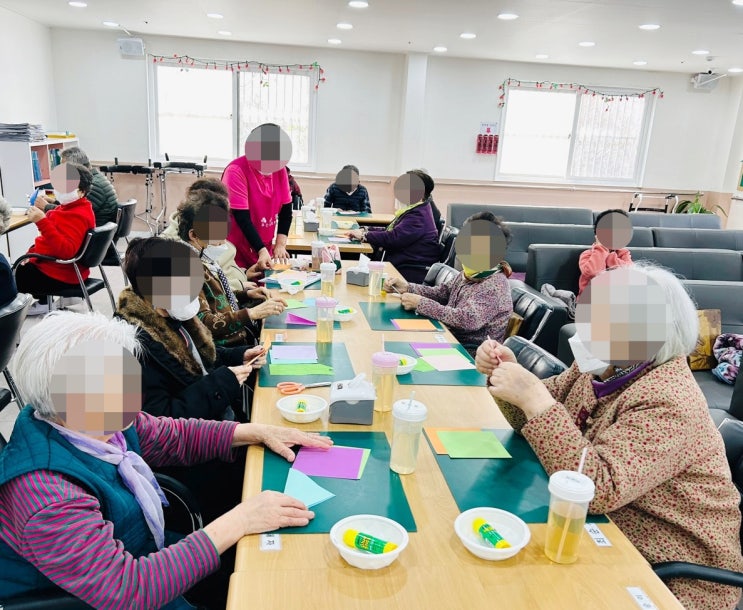기장 주간보호센터기장 소망노인주간보호센터 인지 활동형 프로그램 사탕꽃 만들기 네이버 블로그