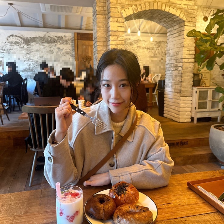 서울 홍대 실내 놀거리 카페 데이트 코스 갈만한곳 상수역 핫플 수상한 베이글 네이버 블로그