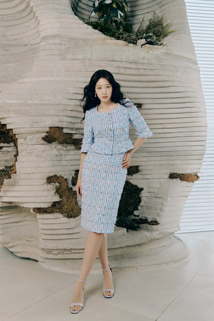 2024 모조에스핀 여름 캠페인 박신혜 화보 패션 자켓 슬랙스 블라우스 스커트 팬츠 셋업 원피스 여자 여름 결혼식 하객룩 출근