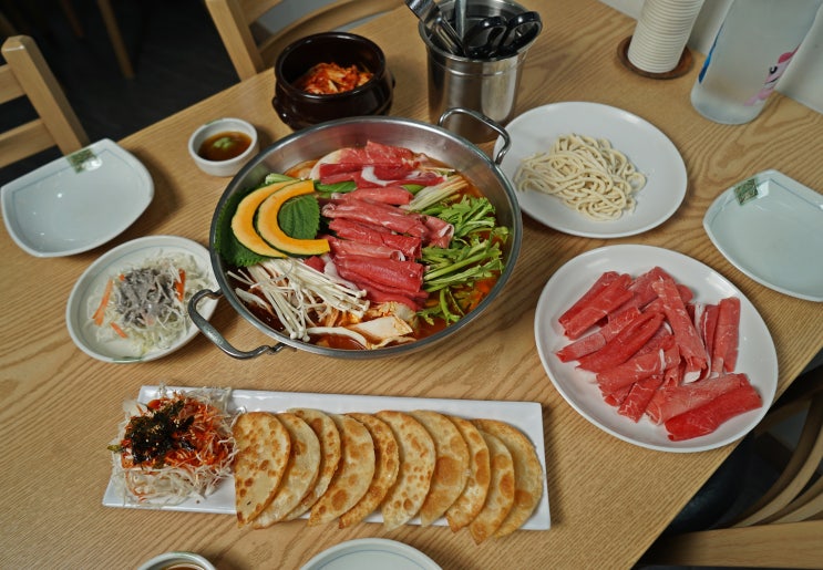 오산역 맛집 갓성비 얼큰소고기만두전골과 납작비빔만두 주차가능 회식장소 인기 네이버 블로그