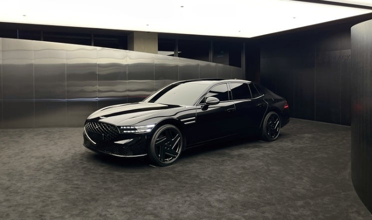 제네시스 G90 블랙 실물로 본 소감_G90 / G90 LWB와 비교_제네시스 스페이스 수지 전시_가격표 : 네이버 블로그