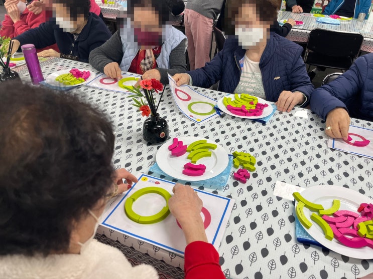 의정부주간보호센터최우수기관의정부주간보호더불어사는주간보호인지교구활동원형퍼즐a등급힘뇌체조레크레이션더불어사는 3월