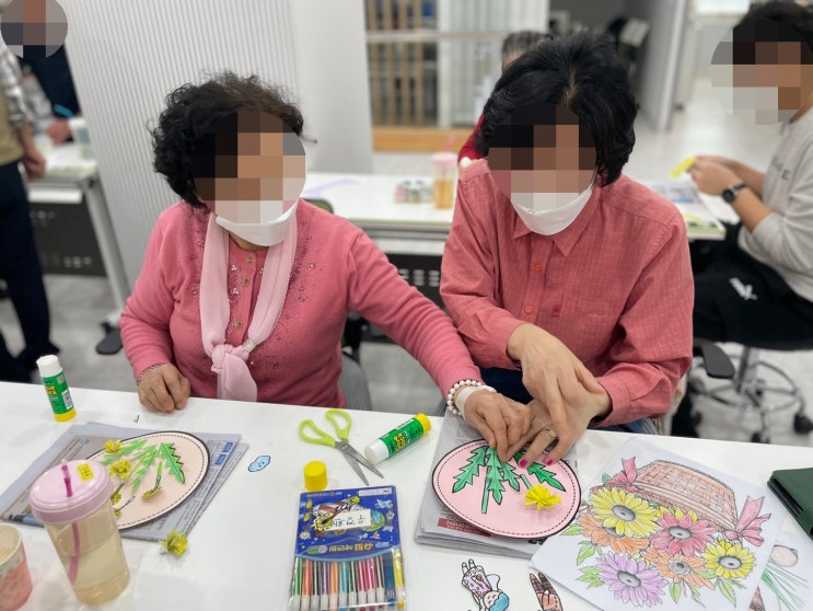 3월 27일수 민들레 액자 만들기 인지향상프로그램대전 유성 어울림노인주간보호센터 대전 대전주간보호센터 대전노인