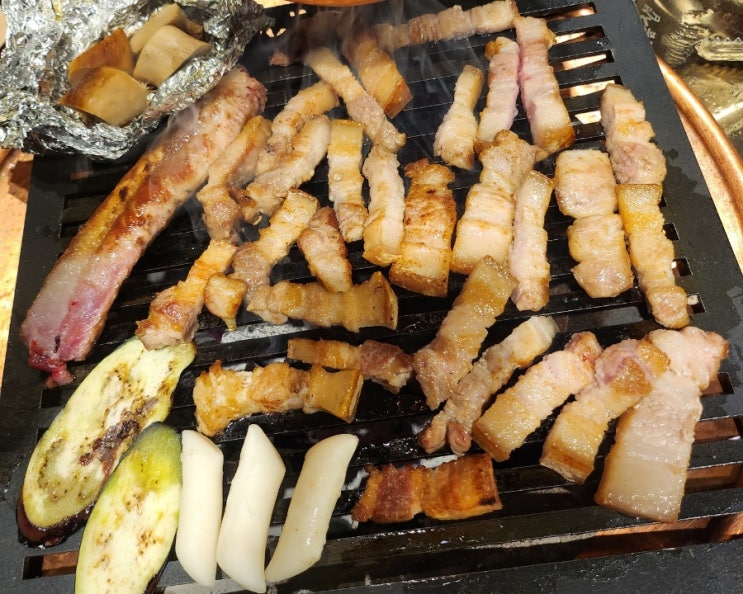 다산맛집 다양한 종류의 소금에 고기를 찍어먹는 갈비삼겹이 Jmt 소곰집 다산점 네이버 블로그