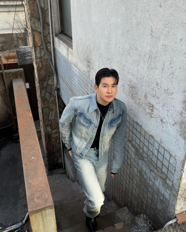 패션 스타일리스트 위캔드 지즈 루이스 데님셋업 남자 봄 코디 네이버 블로그