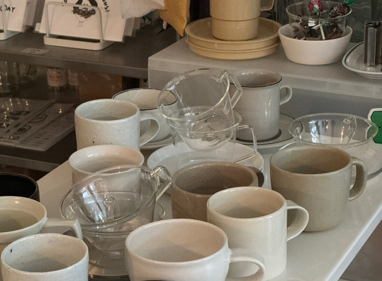 아차산역 조용한 분위기 카페 ‘지나고나면’ : 네이버 블로그