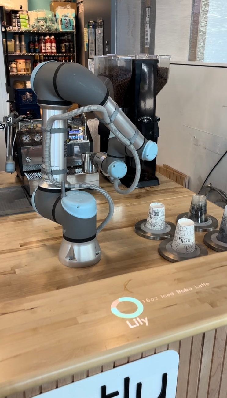 시애틀에 로봇이 커피를 만들어 주는 카페, Artly Coffee ft. 바리스타봇 (Barista bot) : 네이버 블로그