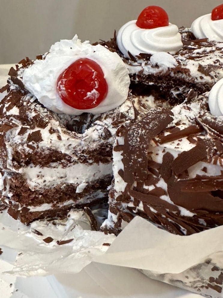 청주 우리베이커리 건물 세운 초코케이크 1호 (예약, 가격) : 네이버 블로그