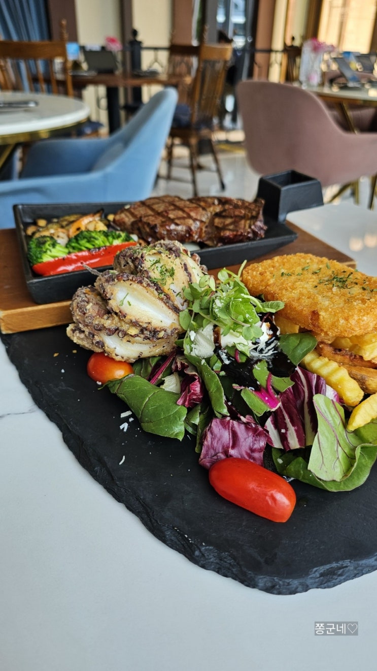 스테이크에 통문어튀김 이국적인 분위기 룸식당 천안 성성동 맛집 더몰트하우스 천안성성점 네이버 블로그