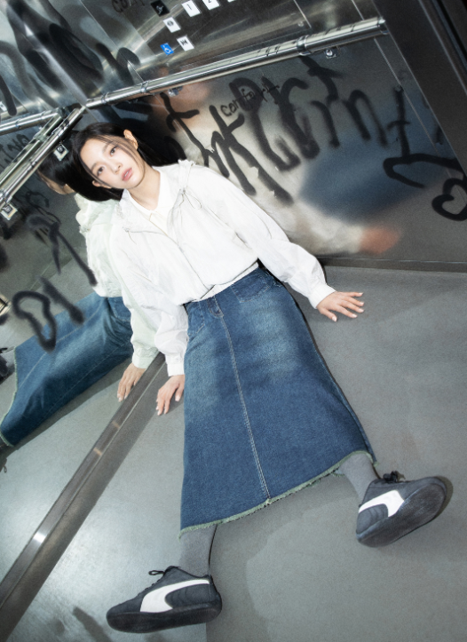 19도 기온별 여자 옷차림에 깔끔하게 입기 좋은 패션 브랜드 잇미샤 나일론 경량 바람막이 여성 자켓 코디 W 김세정 네이버 블로그
