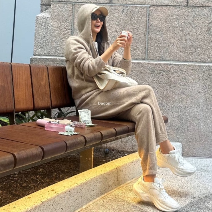 김희선 꾸안꾸 트레이닝복에 뉴발란스 신발 워퍼드 러너 운동화 가격은 네이버 블로그
