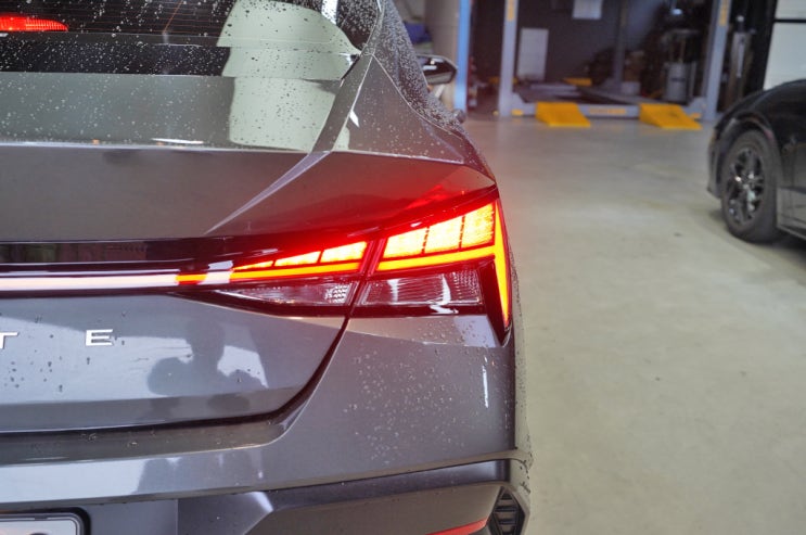 아반떼CN7 LED테일램프 순정부품 교체 : 네이버 블로그