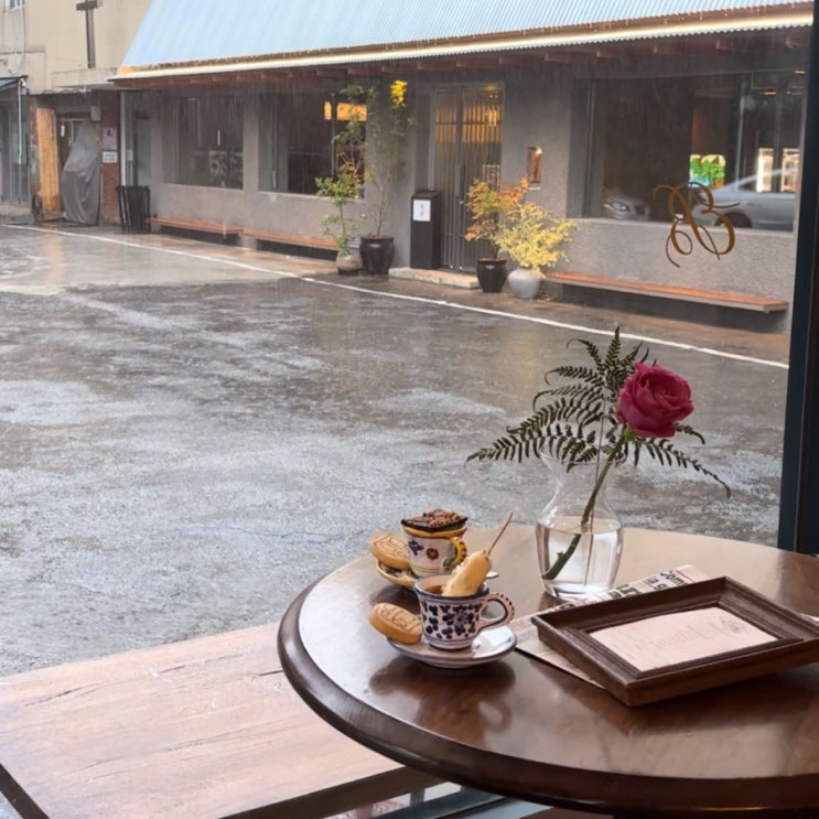 [성수 에스프레소바 / 서울숲 데이트 코스] 에빠 ETBA / 비내는 리는 날 메그넘 아포가토와 버터쿠기 : 네이버 블로그