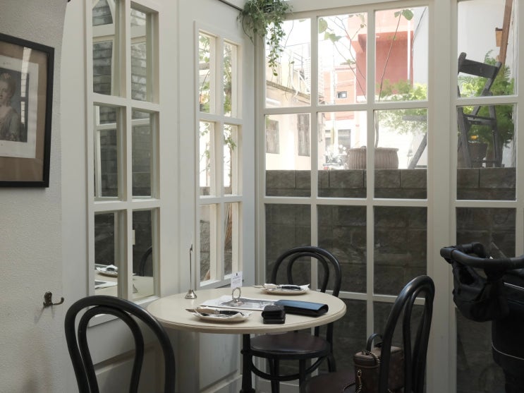 전포동 브런치 카페 꽁테무아 비스트로 QUANT A MOI BISTRO : 네이버 블로그