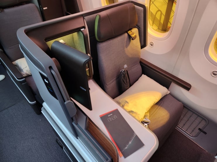 EVA항공(에바항공) 서울 인천-타이베이 (ICN-TPE) BR159 B787-9 비즈니스 클래스(로얄로렐) 탑승기 : 네이버 블로그