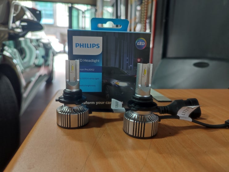 [안산 PRO32] 필립스(PHILIPS) 얼티논(ULTINON) 프로(PRO)3002 5500K H7 / 9005(HB3 ...