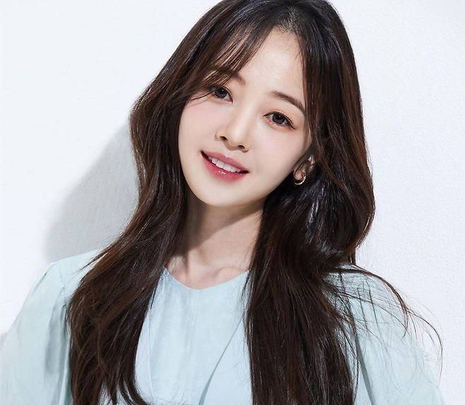 영화 ‘써니’에서 미스코리아를 꿈꾸는 소녀 ‘복희’ 역할로 얼굴을 알린 배우 김보미 출산 후 4개월 만에 17kg 감량한 배우의 ...