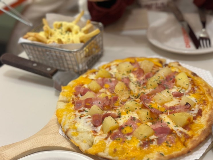 [신촌 맛집] 피자집 Cheese Wave (치즈웨이브) 내돈내산 솔직후기 : 네이버 블로그