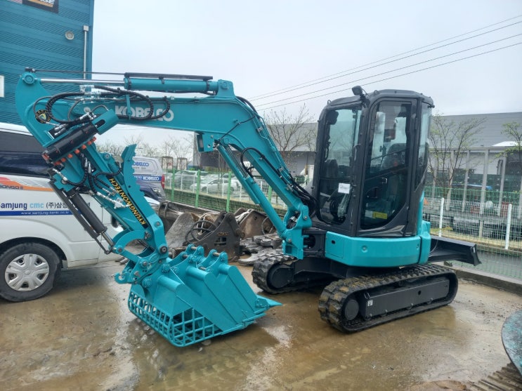 겨울에 작업하기 좋은 미니굴삭기는 코벨코 신형 sk35-7 캐빈 굴삭기입니다 : 네이버 블로그