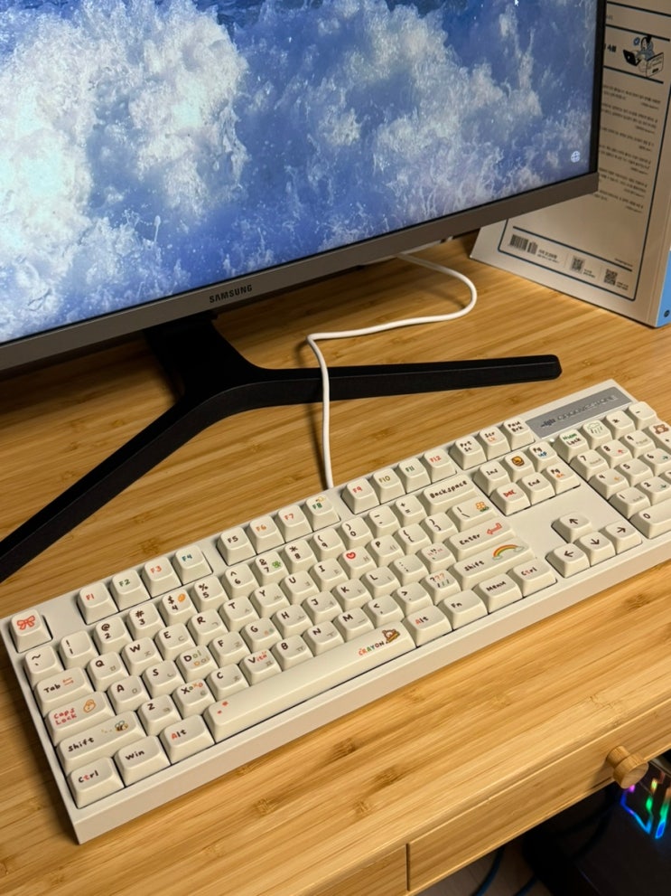 [추천템] 그루브스톤 GV10 저소음 밀키축 :: 내돈내산, 따뜻한 크레용, 풀윤활 유선 104키, 기계식, 사무실 키보드 추천 : 네이버 블로그