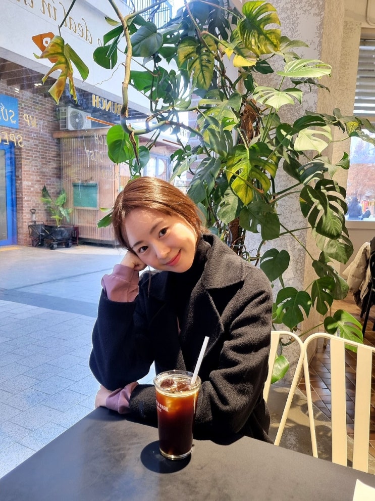 허니와 생일 용인 애나의정원 수지점 랍스터코스 광교 앨리웨이 카페취향 생크림딸기케이크🩷 네이버 블로그