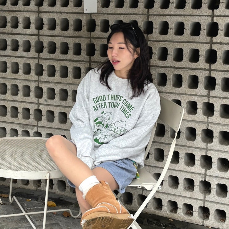 이스트로바 굿즈 여자 맨투맨 티셔츠 코디 귀여운 캐릭터까지! : 네이버 블로그