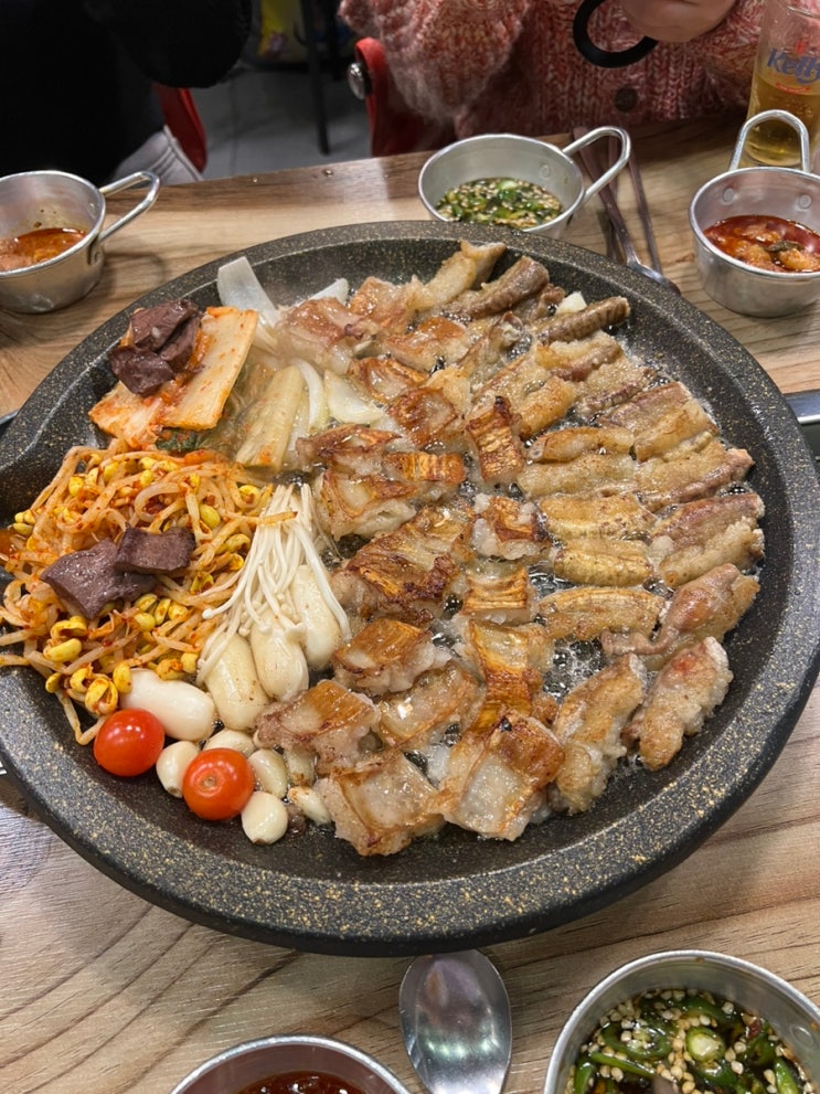 [내돈내산] 웨이팅해서 먹는 수원 망포 곱창 맛집 땡이네소곱창 솔직 후기(대기공간, 가격, 위치) : 네이버 블로그