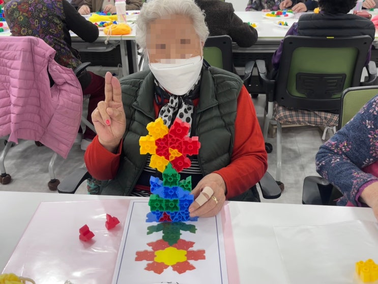 11월 29일금 색깔퍼즐 인지향상프로그램 대전 유성 어울림노인주간보호센터 대전 대전주간보호센터 대전노인주간