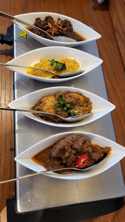 레스토랑 블라우 Restaurant Blauw: 암스테르담을 대표하는 인도네시아 음식점 맛집. 타임아웃 2024 암스테르담 ...
