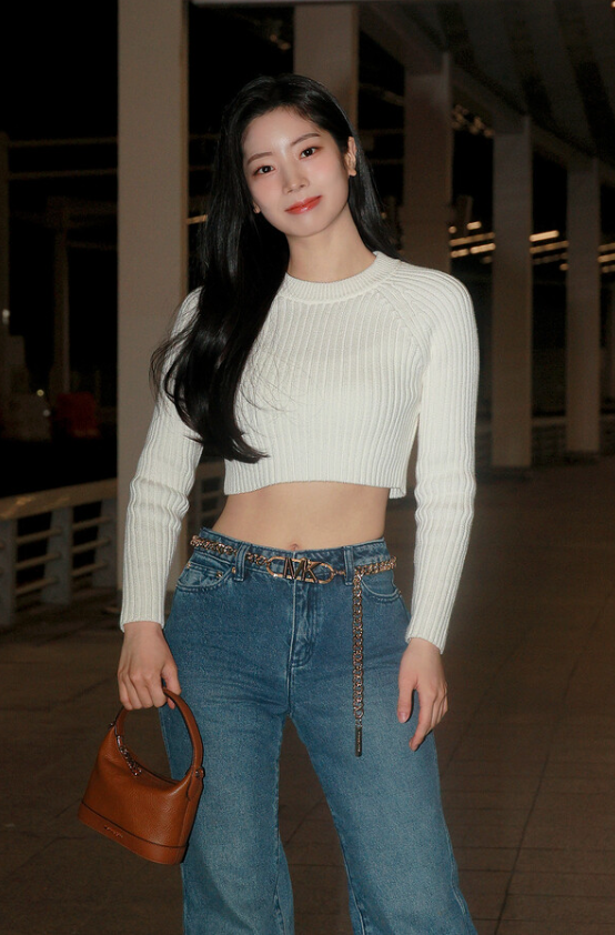 트와이스 다현 마이클코어스 가방 아이템 어떤거야 네이버 블로그