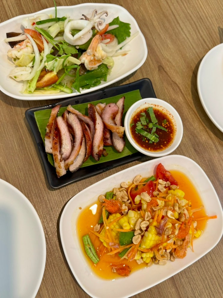 오후의 에까마이 / 소품샵 Cone Number 9(콘넘버나인) 과 맛집 Tamnak Isan(탐낙 이싼) : 네이버 블로그