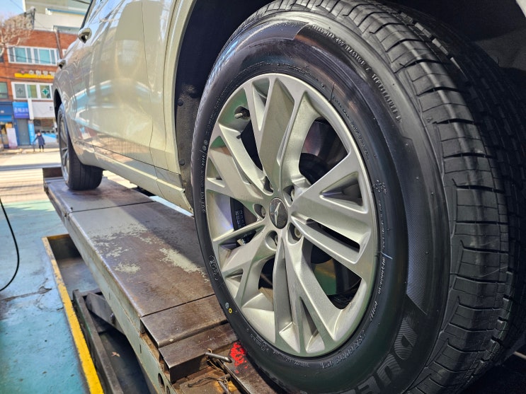 제네시스 GV70 브리지스톤 타이어 235 60 18 할인장착하다..ㅎ : 네이버 블로그