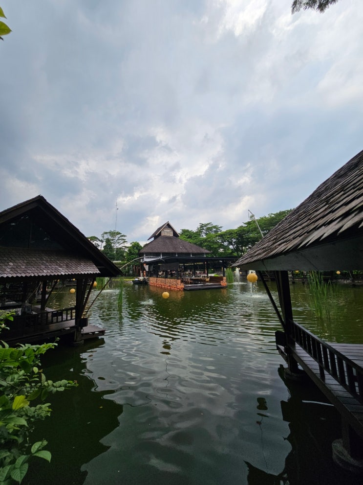 자카르타 생활 정보 - 빈타로의 인도네시아 음식 맛집 "Talaga Sampireun Bintaro" : 네이버 블로그