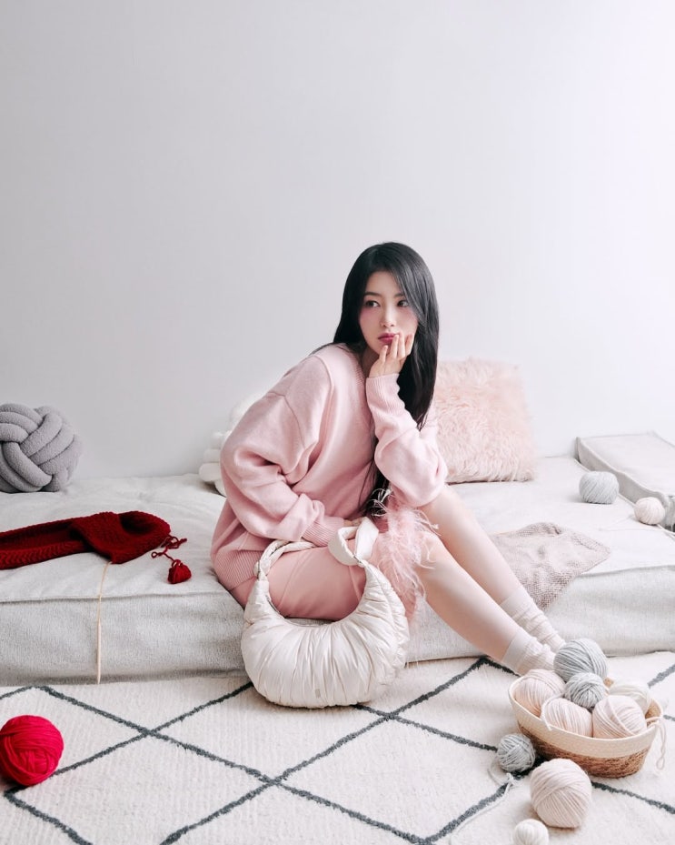 30대 여성 데일리백으로 백화점 인기 브랜드 제이에스티나 루나 패딩 여자 호보백 가방 어때요 W 신예은 네이버 블로그