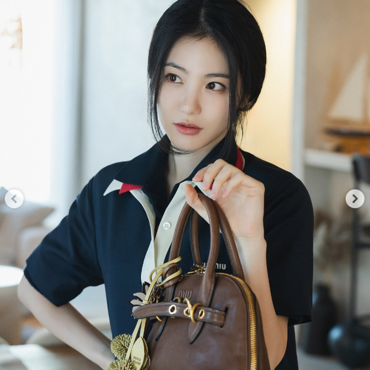 레전드 신예은 20대 여자 명품 가방 브랜드 추천 미우미우 미니백 가격은 네이버 블로그