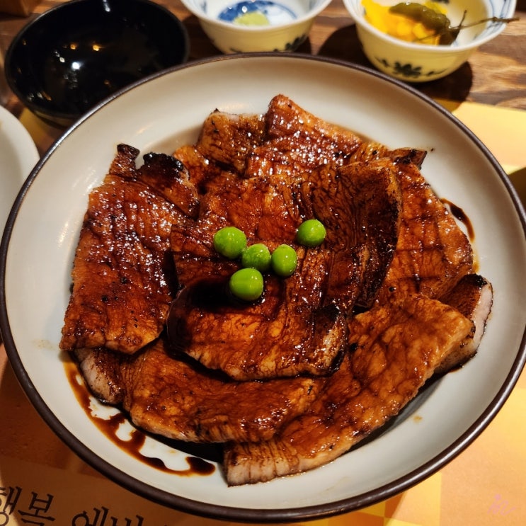 내돈내산 [신촌] 스미레 - 훗카이도 부타동 조용히 먹는 식당 : 네이버 블로그