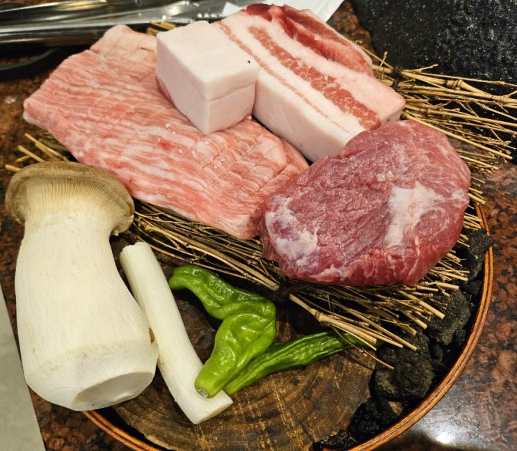 음식점리뷰 시청역 맛집 굽돌집 서울시청본점에서 맛있는 돼지고기 먹어볼까요feat시청역 회식 장소 네이버 블로그