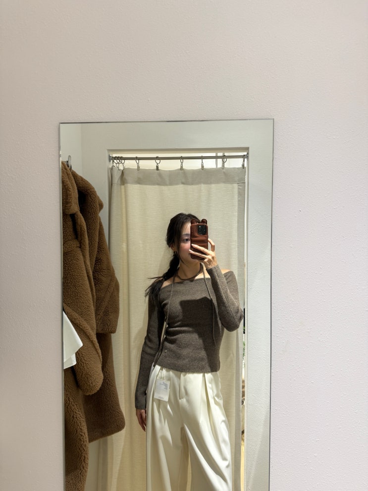 Lucir zu 루시르주 쇼룸 방문_ 오프숄더 니트 연말룩 추천 : 네이버 블로그