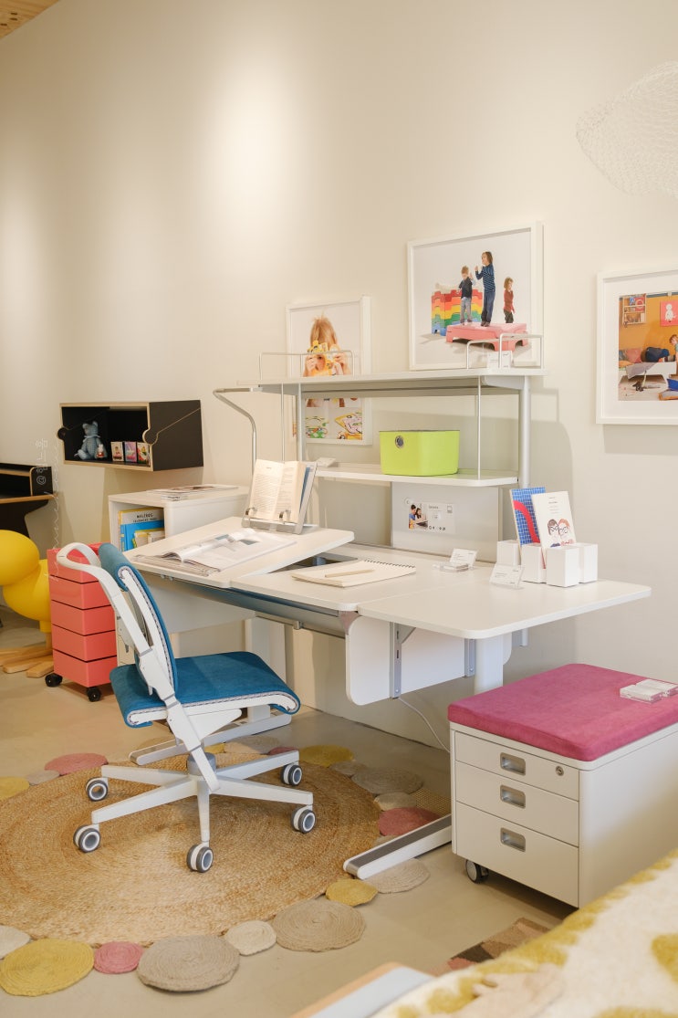 아이부터 어른까지 높이조절책상 독일 인체공학 디자인 가구 브랜드 moll 책상 압구정 편집샵 몰앤프렌즈에서 : 네이버 블로그