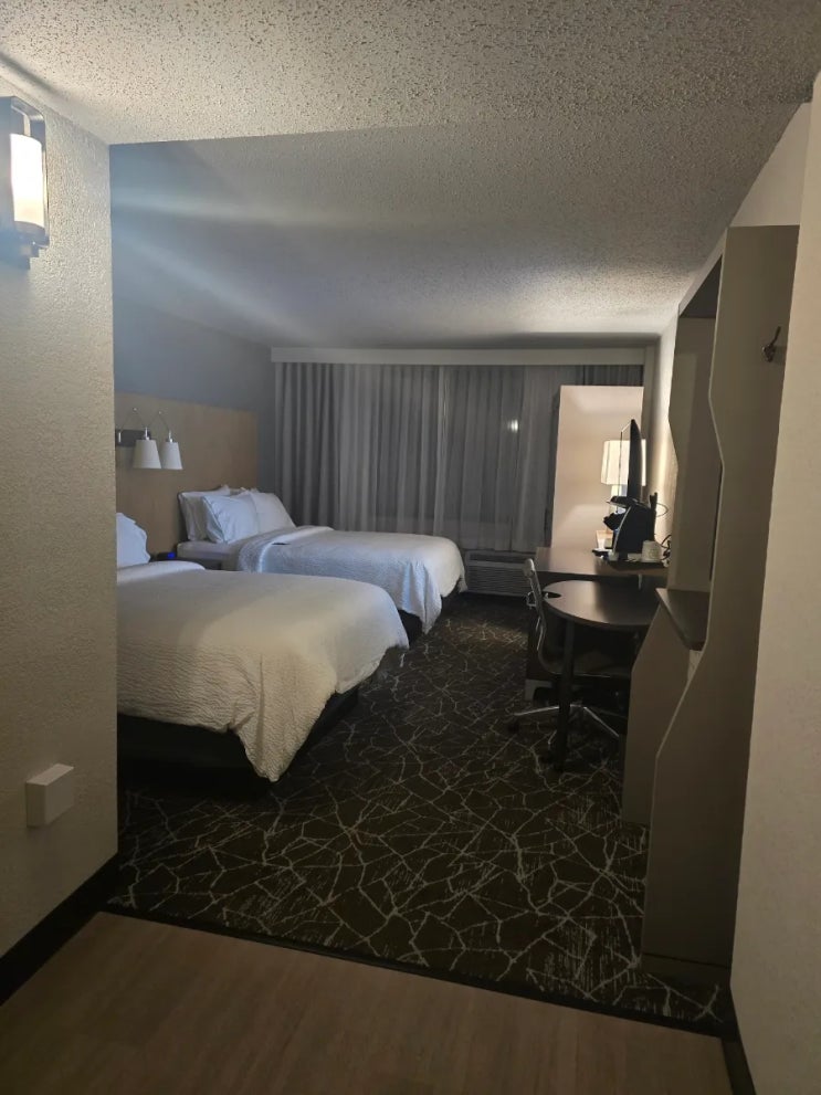 혼자 뉴욕&애틀란타 3주 여행(3) 뉴왁공항 숙소 Holiday Inn Newark International Airport 후기 ...