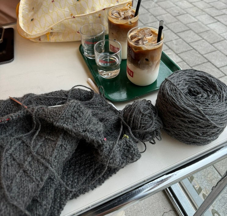 [WIP] 모비 스웨터 맨 (MOBY SWEATER MAN) by Petiteknit w/The Fibre Co. Cumbria : 네이버 블로그